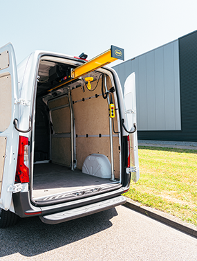 Loading Systems | EasyLoad - loading crane for vans and trailers - MAD ...